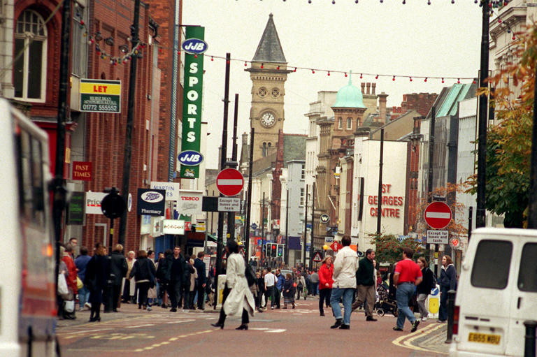 26 throwback scenes to the 1990s looking at Preston City Centre ...