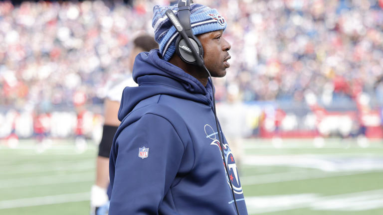 What hiring Tony Dews as running backs coach means for the Patriots
