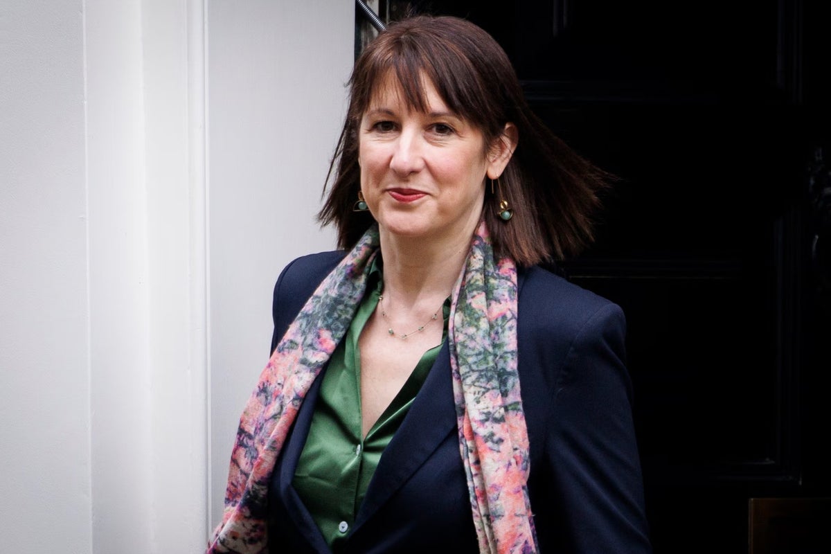 Reeves to water down tax raid on non-doms amid exodus of millionaires