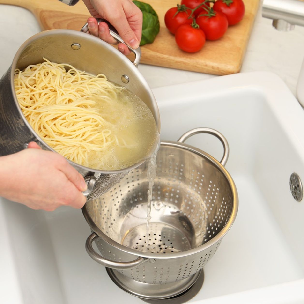 Vous utilisez certainement mal votre passoire depuis des années, voici ...