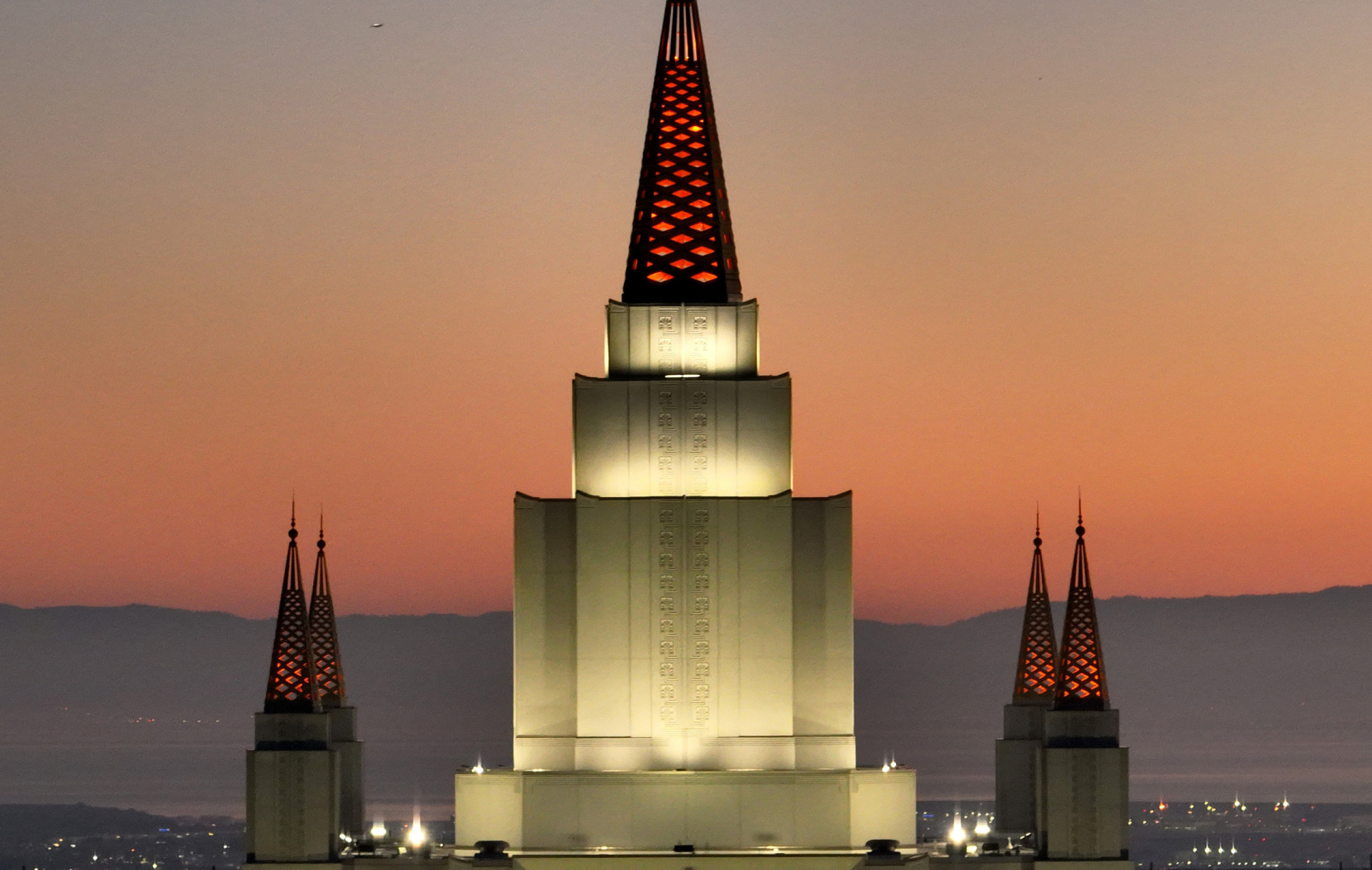 Understanding the architecture of Mormon temples