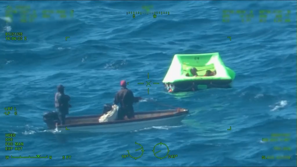 Coast Guard gets help saving 4 men stranded in lifeboat