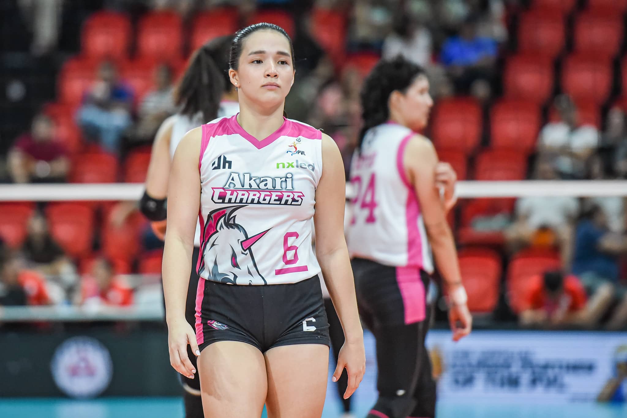 PVL: Michelle Cobb to undergo tests after apparent neck injury