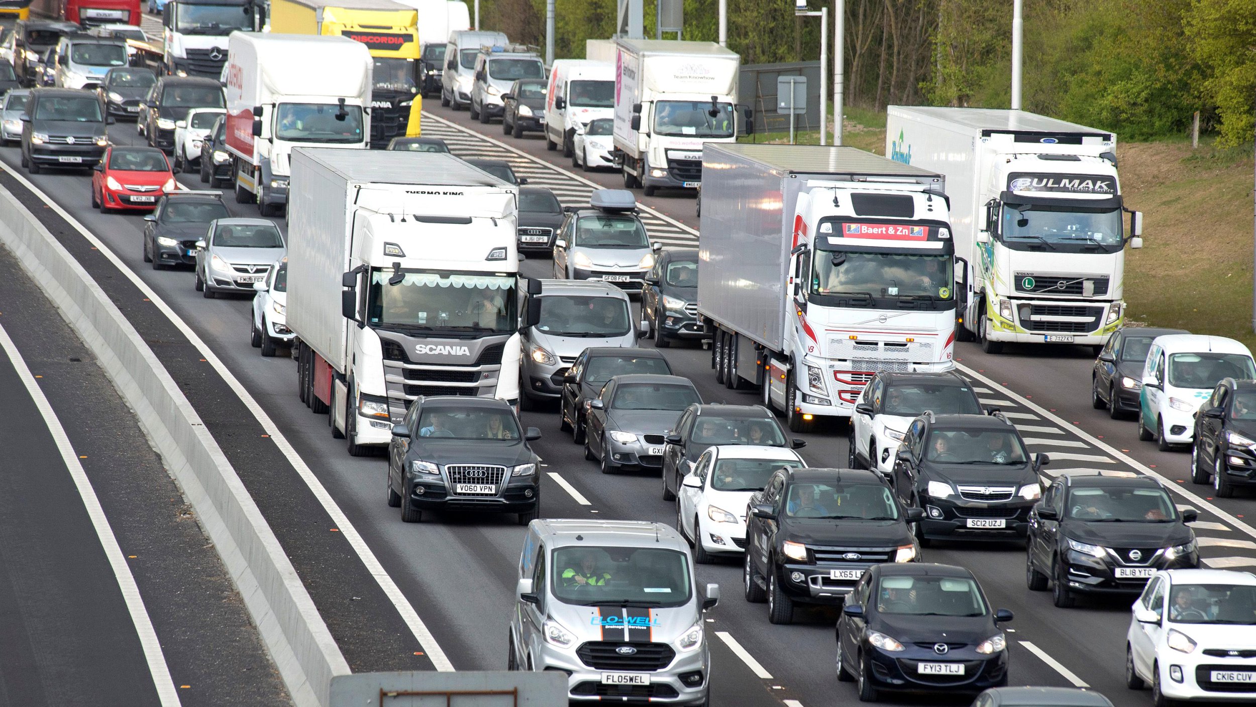 M20 closed for hours ahead of rush hour after serious crash