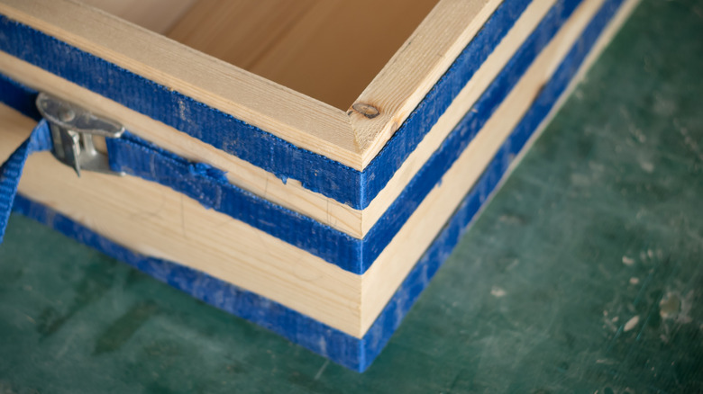 Use A Screwdriver To Get The Ideal Miter On Wood Edges