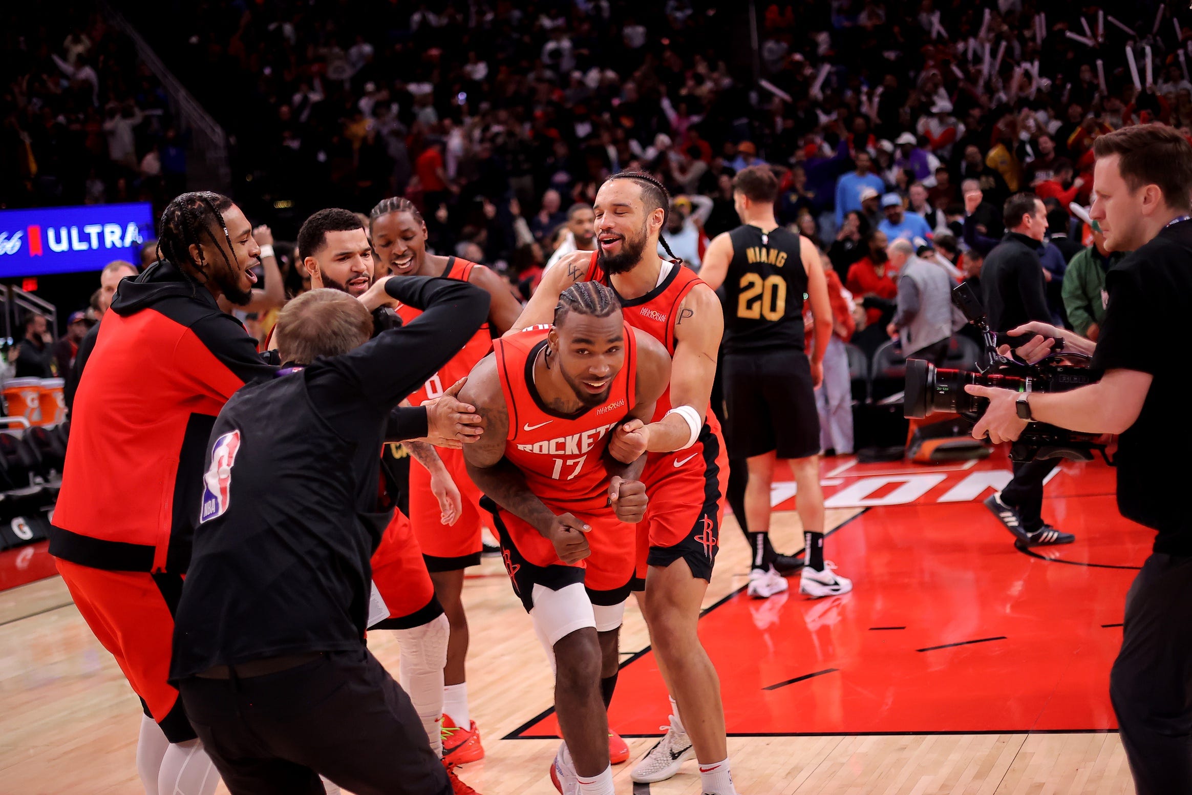 ‘It’s a special place’: In another big home win, Rockets show love to ...