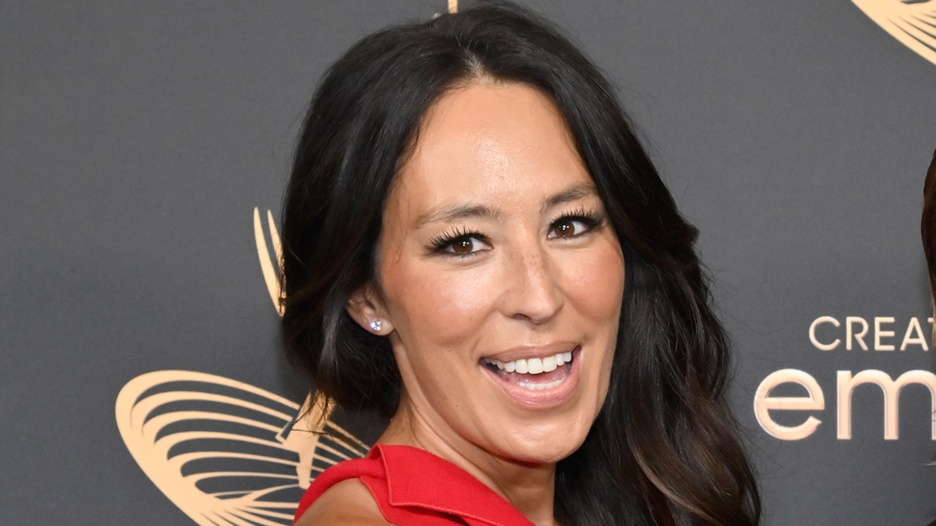 Joanna Gaines turns heads in strapless dress for special outing with ...