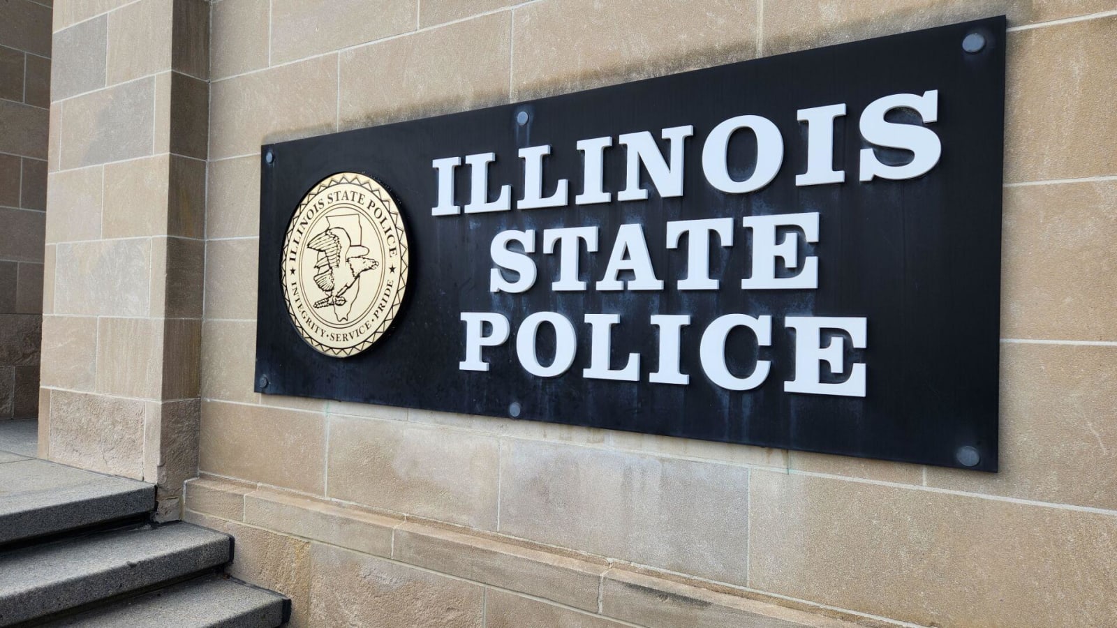Illinois quick hits: ISP says number of stolen guns declines