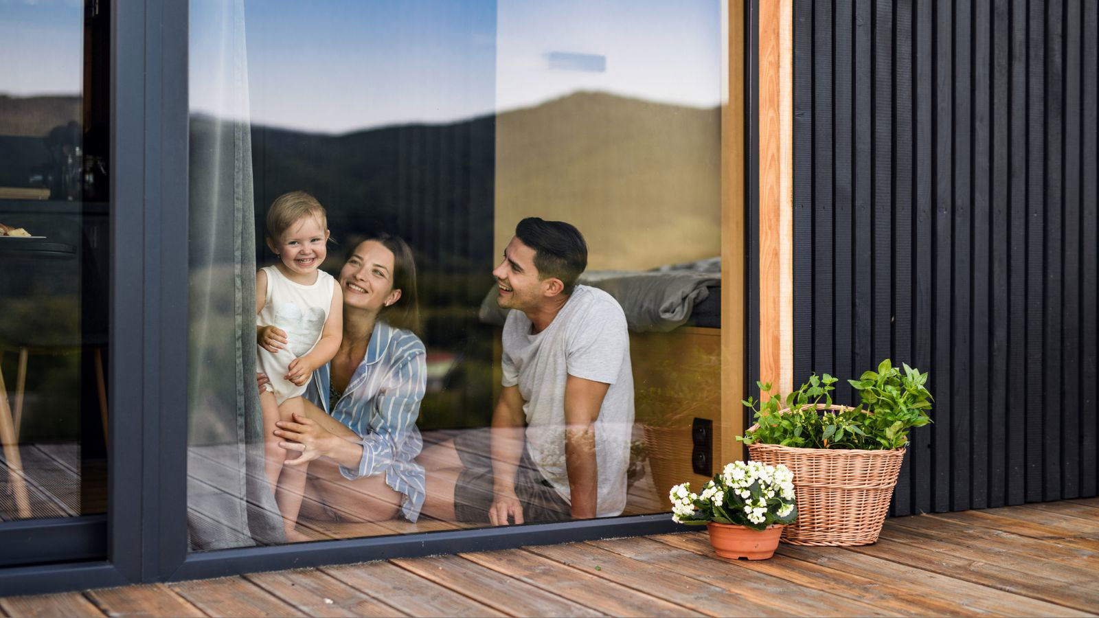20 Reasons Why Families Are Choosing Rural Life Over Big Cities 20 Reasons Why Families Are Choosing Rural Life Over Big Cities