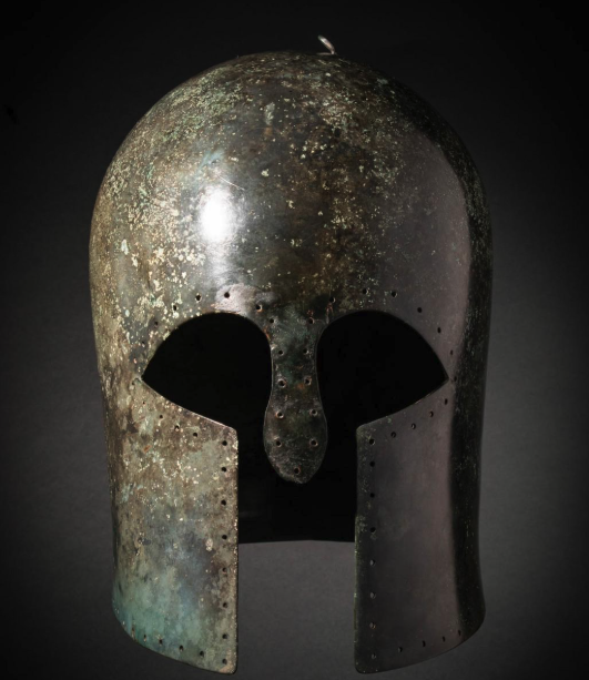 Ενα κορινθιακό κράνος στο κέντρο του Λονδίνου