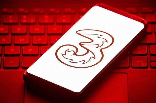 Is Three down? Customers left unable to make phone calls amid outage