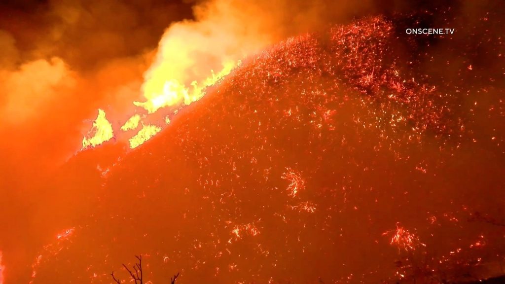 Castaic Lake’s Hughes Fire Triggers Mass Evacuations