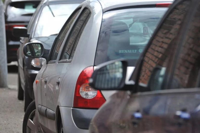 Drivers being slapped with £910 parking charges due to UK rule change