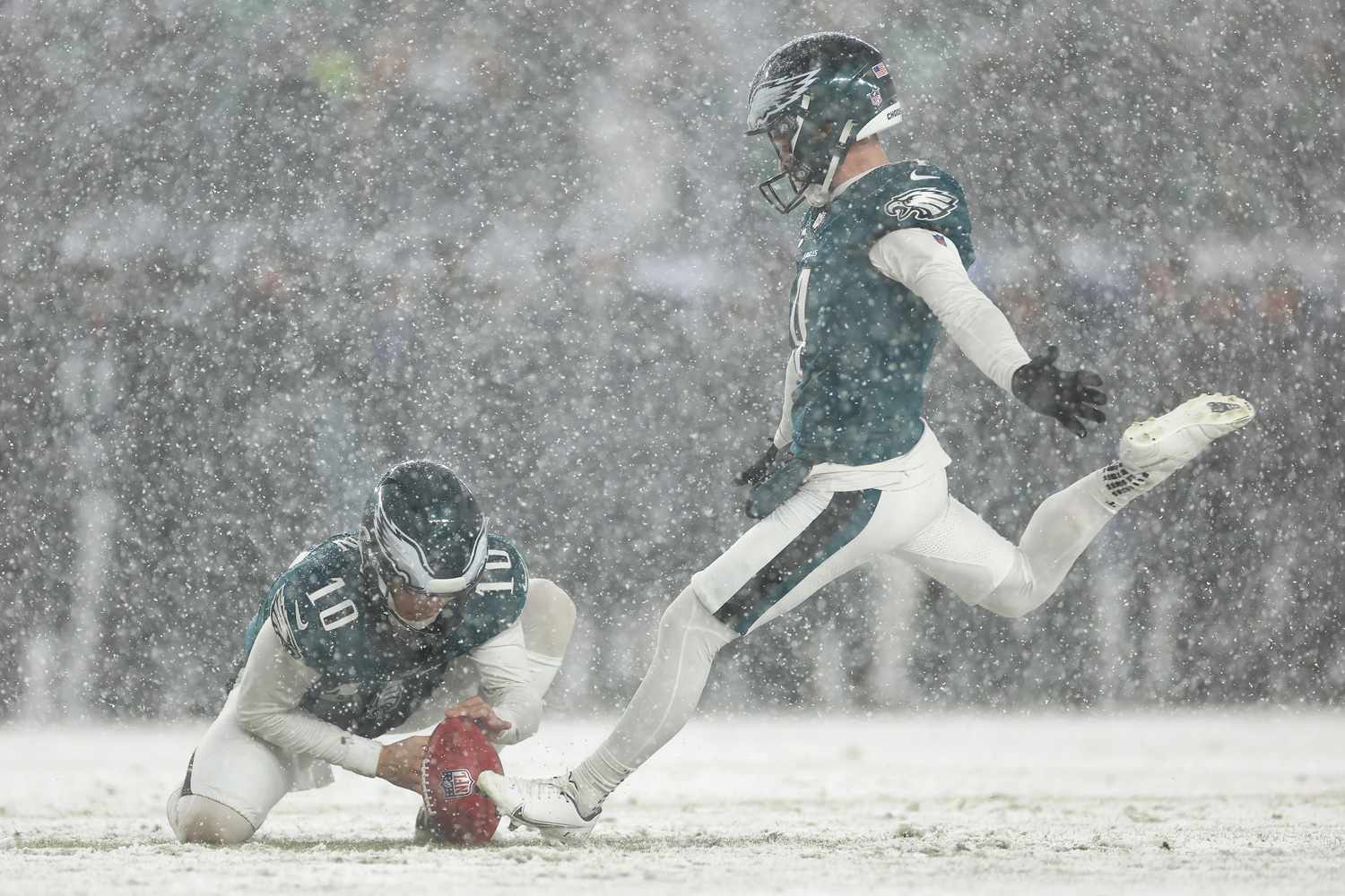 Philadelphia Eagles Are Selling Pints of Snow from Their Epic Playoff ...