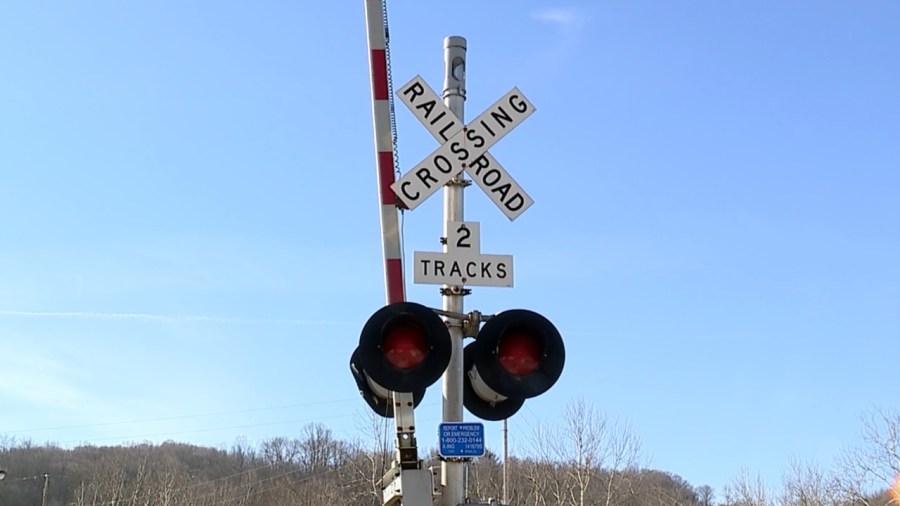 How these signs can save time in railroad emergencies