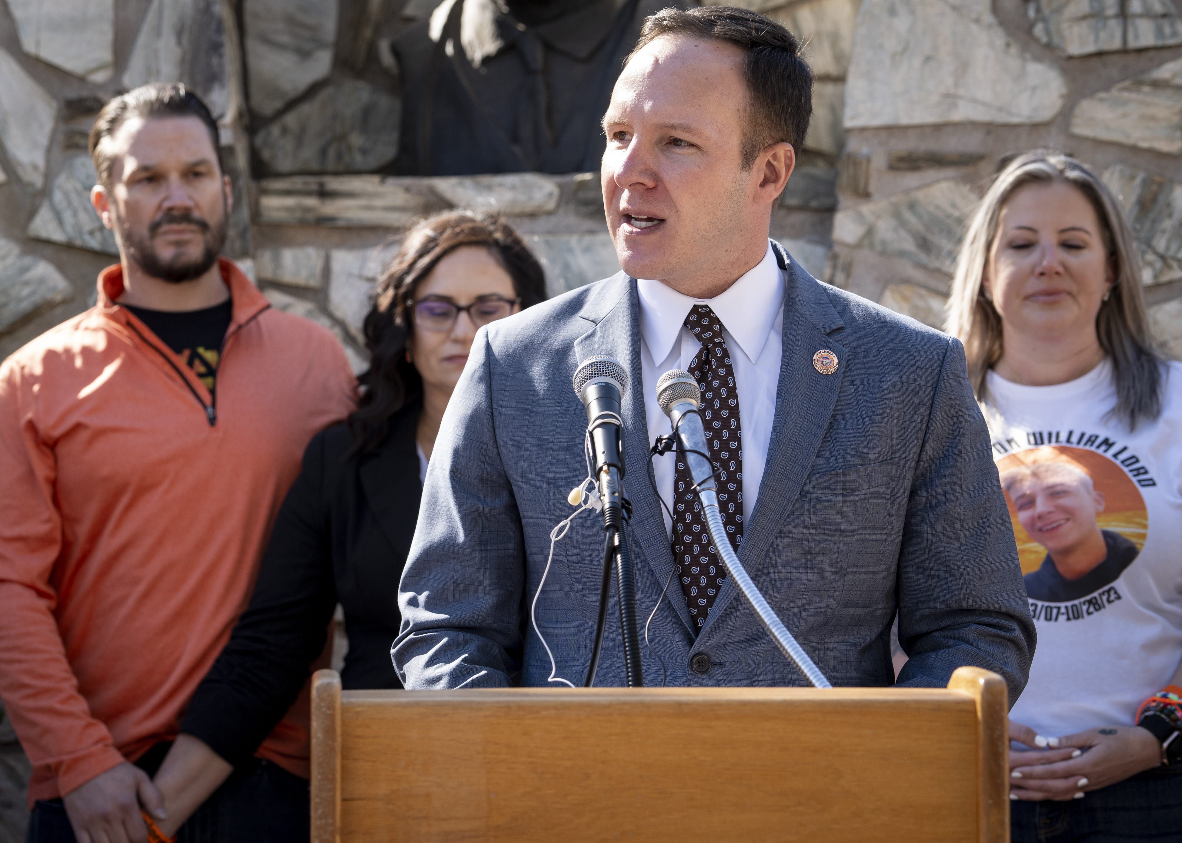 If you blame Republicans for Arizona's budget crisis, at least hear ...