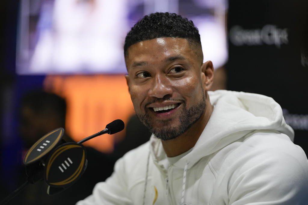 Notre Dame CB Benjamin Morrison enters the NFL draft following a season ...