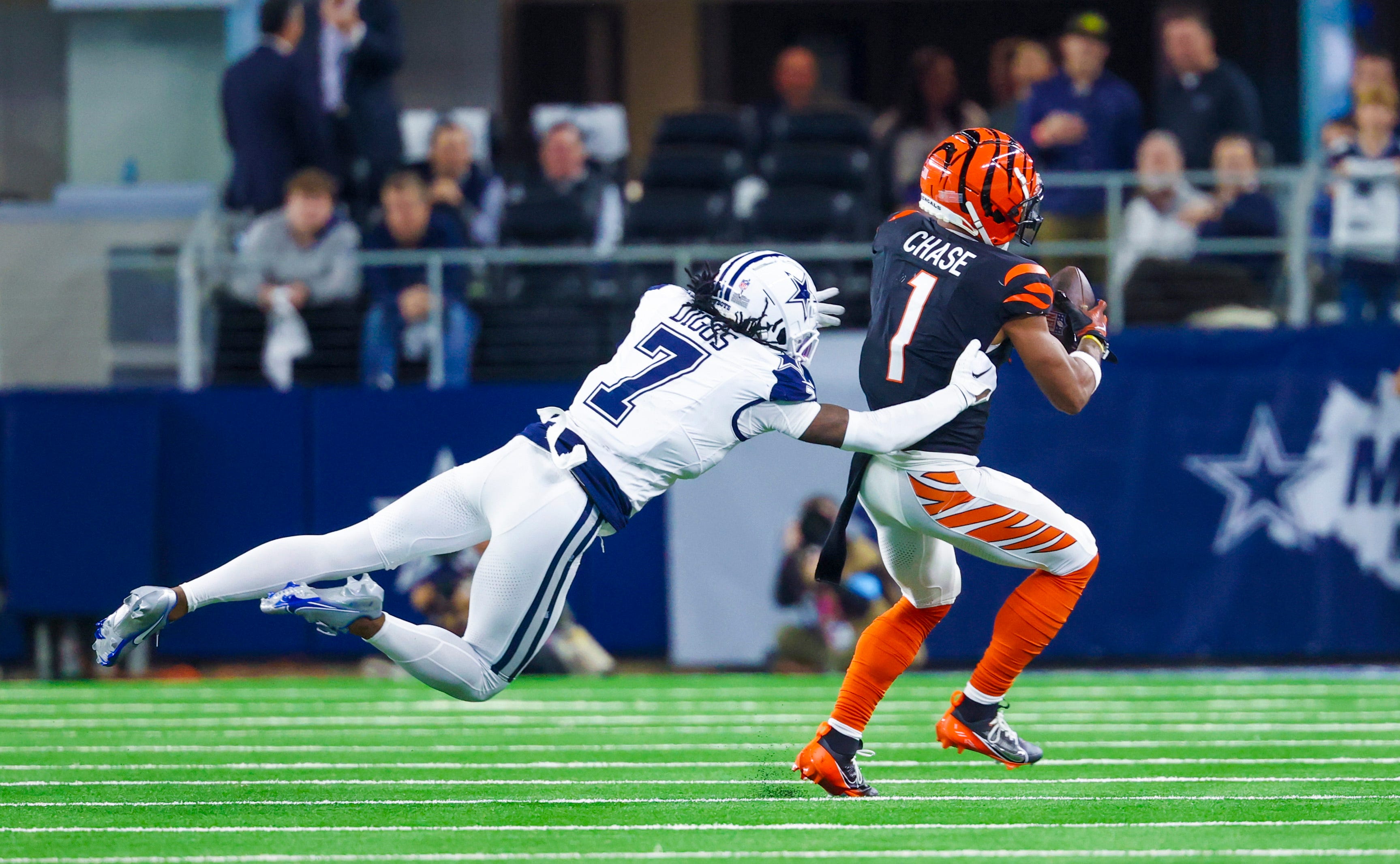 Cowboys CB Trevon Diggs undergoes successful knee surgery