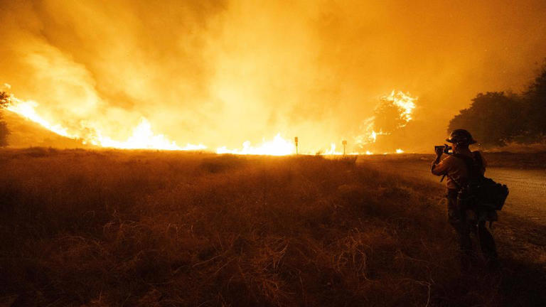 Hughes Fire in LA County burns 10,000 acres, evacuations lifted as ...