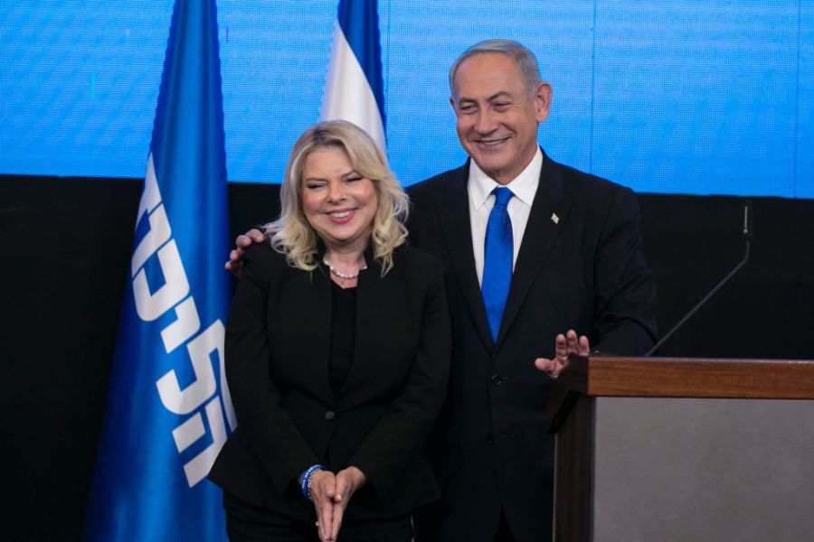 Sara Netanyahu finally returns home at Bibi’s behest: Insider