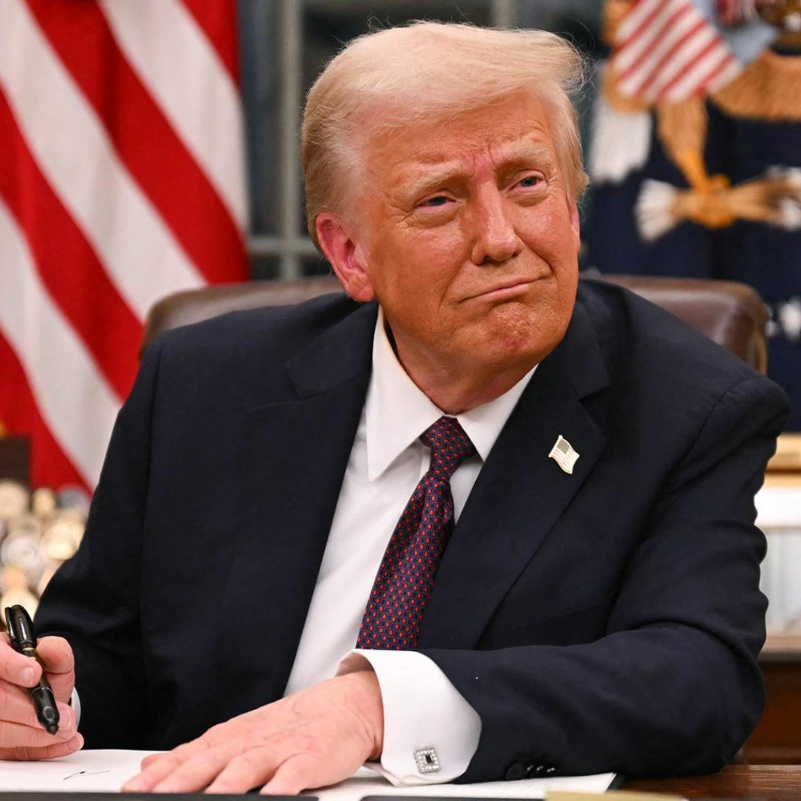 Judge temporarily blocks Trump's birthright citizenship executive order