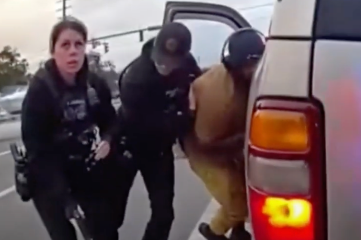 Florida Police Officer Shoots Compliant Suspect With His Own Gun During ...