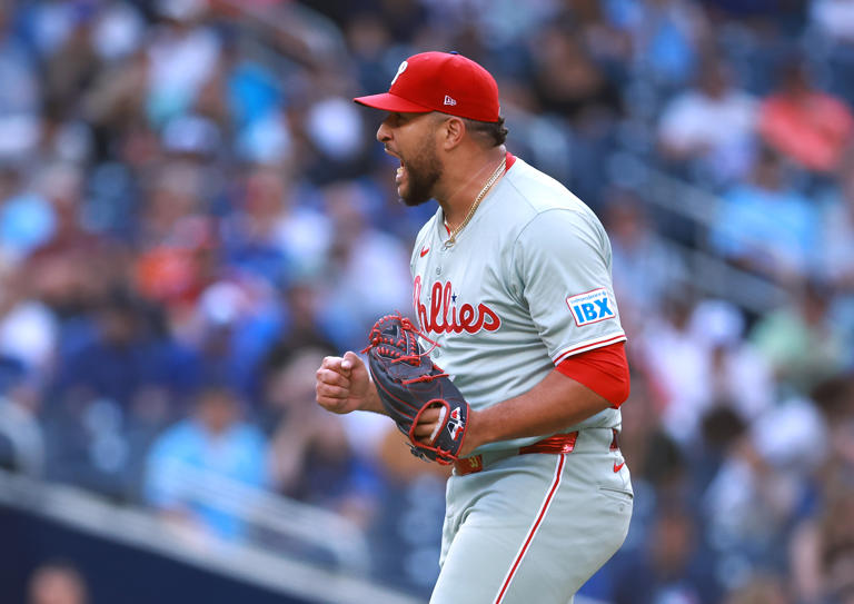 Chicago Cubs Could Steal This $42 Million Closer From Division Rival