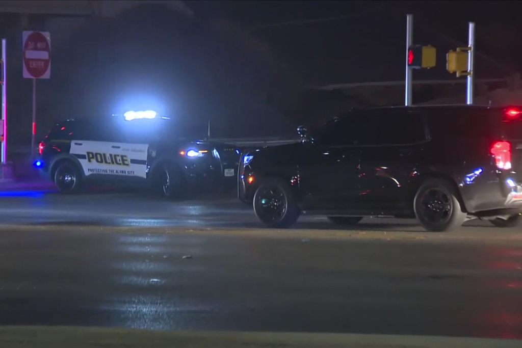 7 police officers wounded in San Antonio shooting