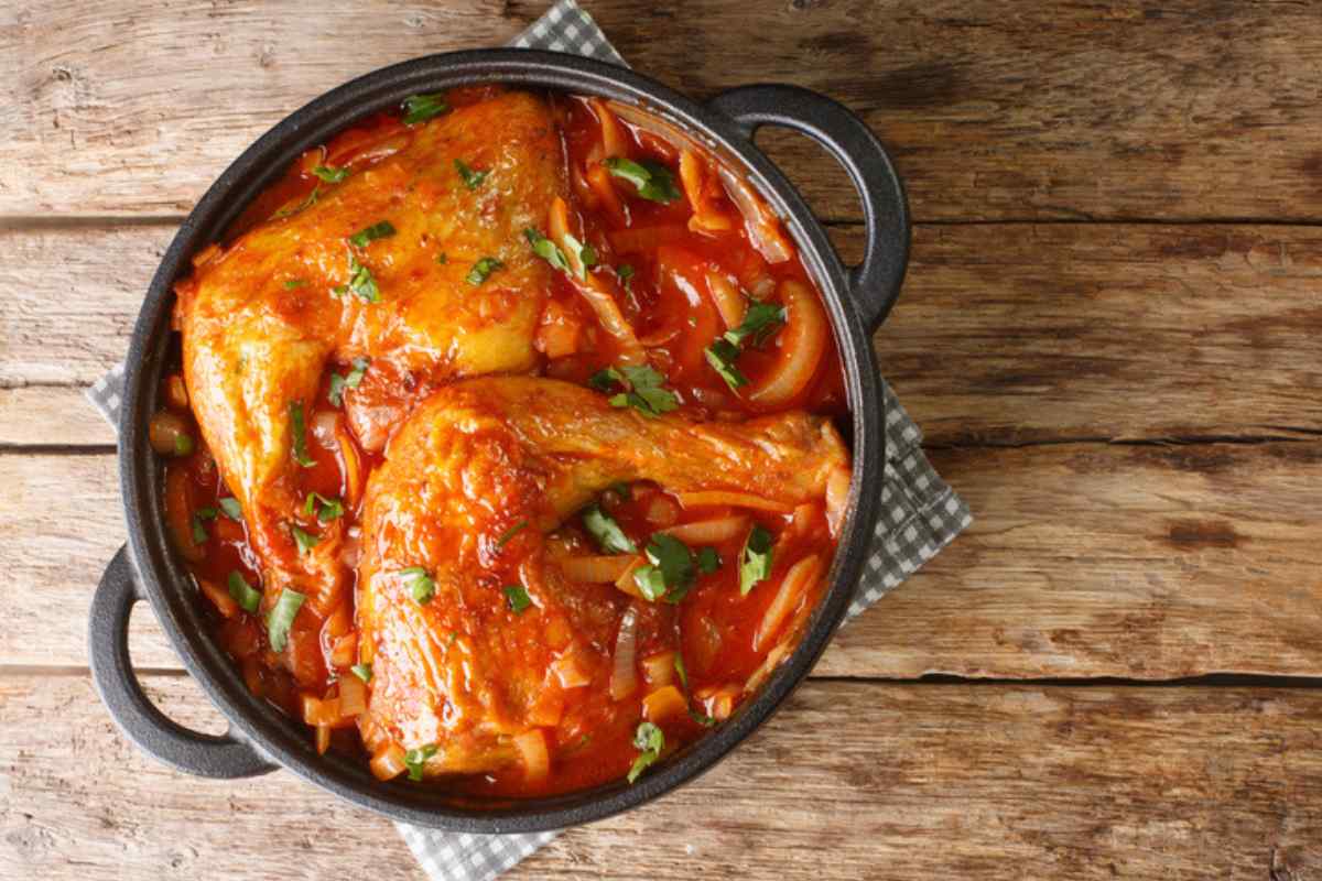 Pollo adobado en cazuela: fácil, rápido y jugoso