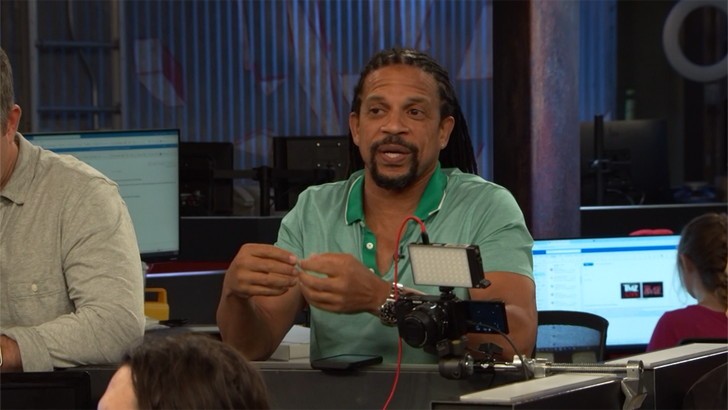 Keith Urban Plays Chappell Roan's 'Pink Pony Club' at Mar-A-Lago