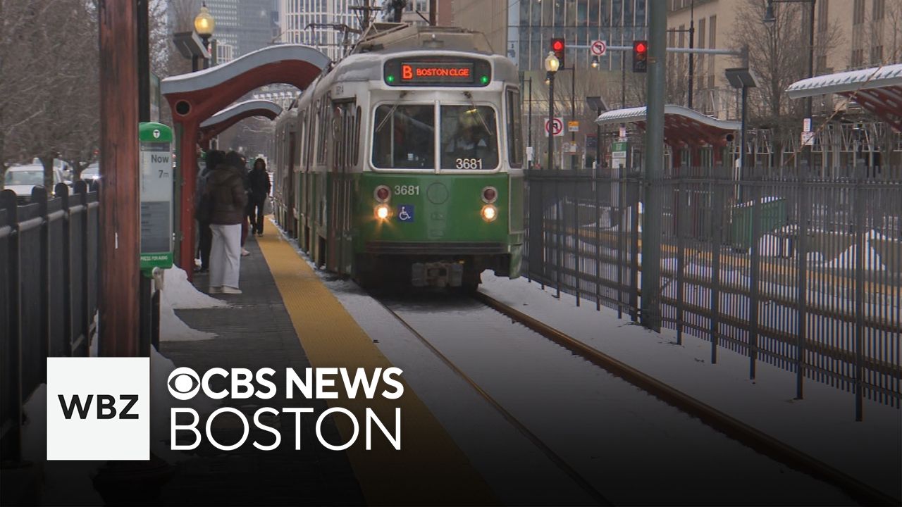 Cold weather complicates MBTA morning commute in Boston