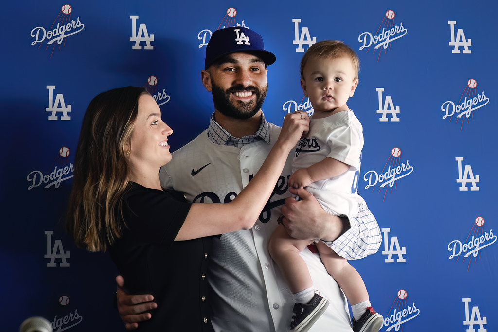 Scott's $72 million, 4-year contract finalized by Dodgers, who spent ...