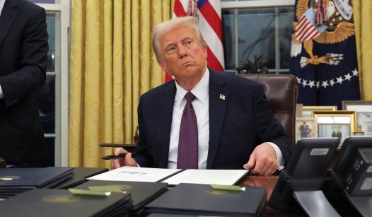 Trump Signs Executive Order Making English the Official Language of the ...