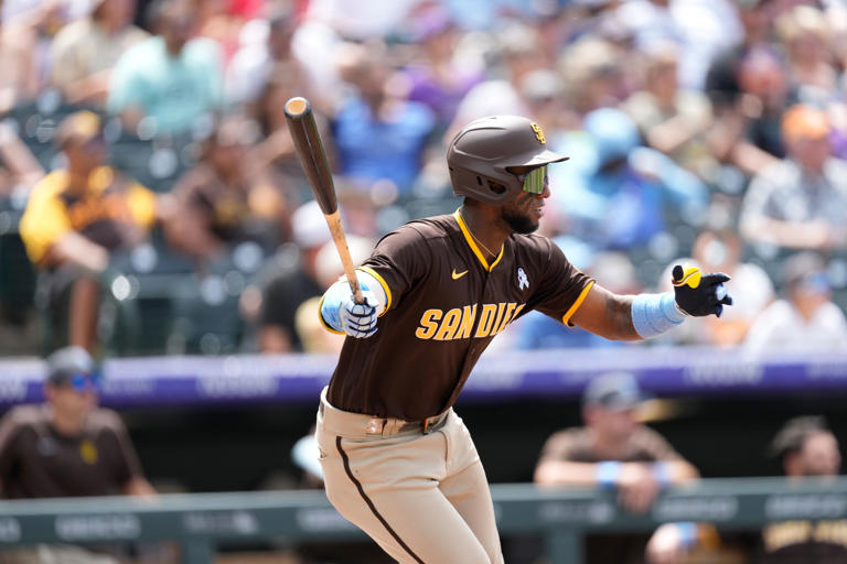 Atlanta Braves sign OF Jurickson Profar to three-year contract