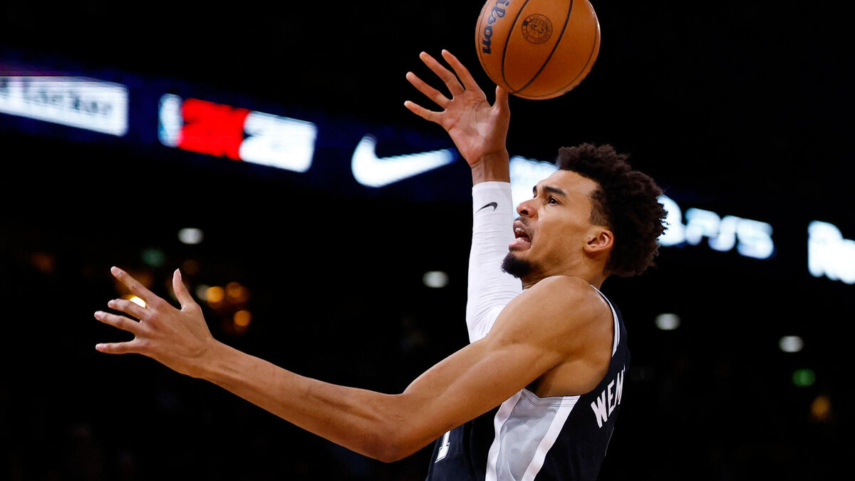 Spurs-Pacers : « blocks » à la chaîne et dunk avec la planche, les ...