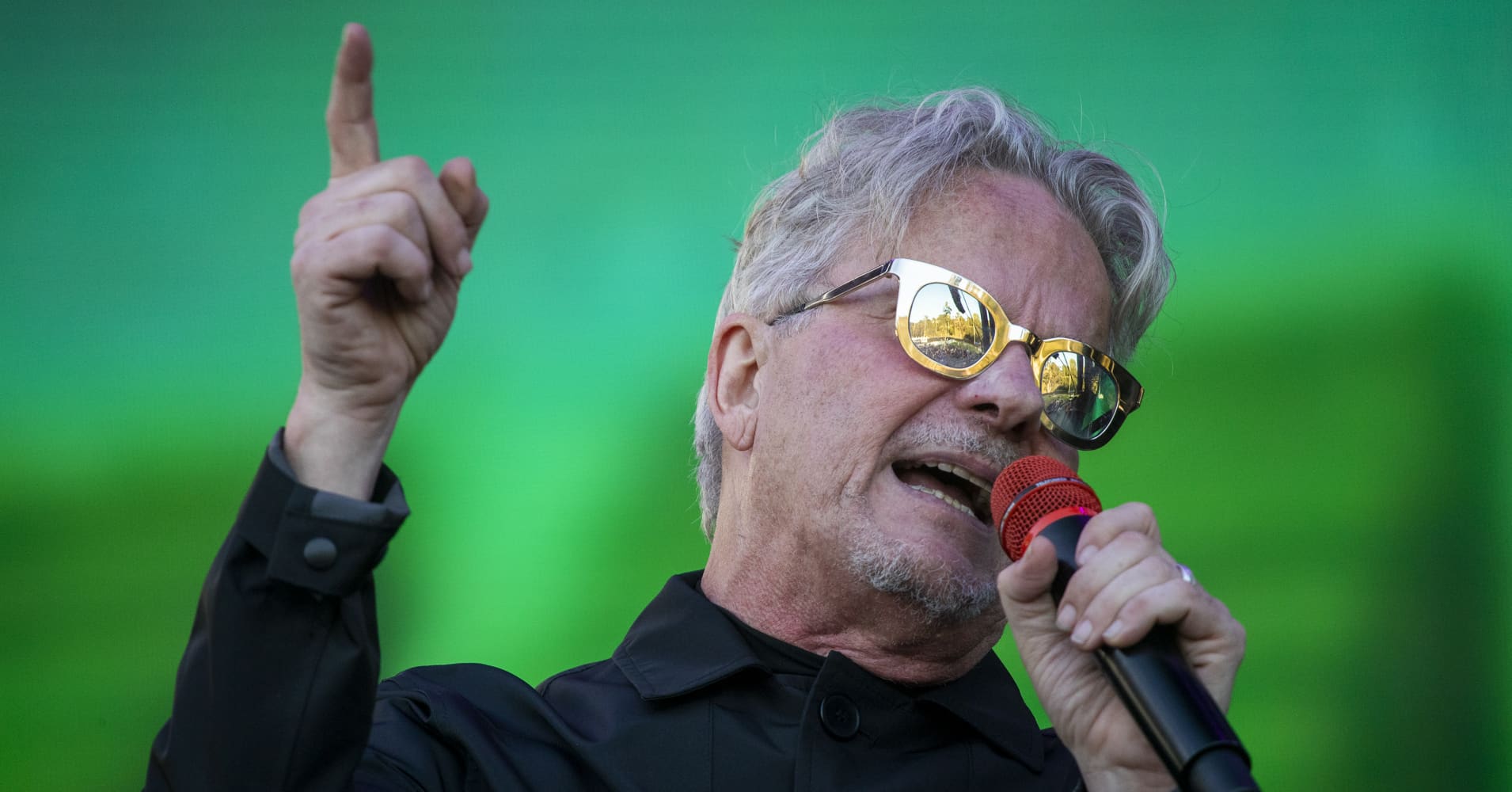 74-year-old musician wrote a song 50 years ago—now it makes him $1 ...