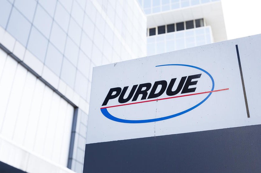 Sackler family, Purdue Pharma agree to pay $7.4B to settle opioid suit ...