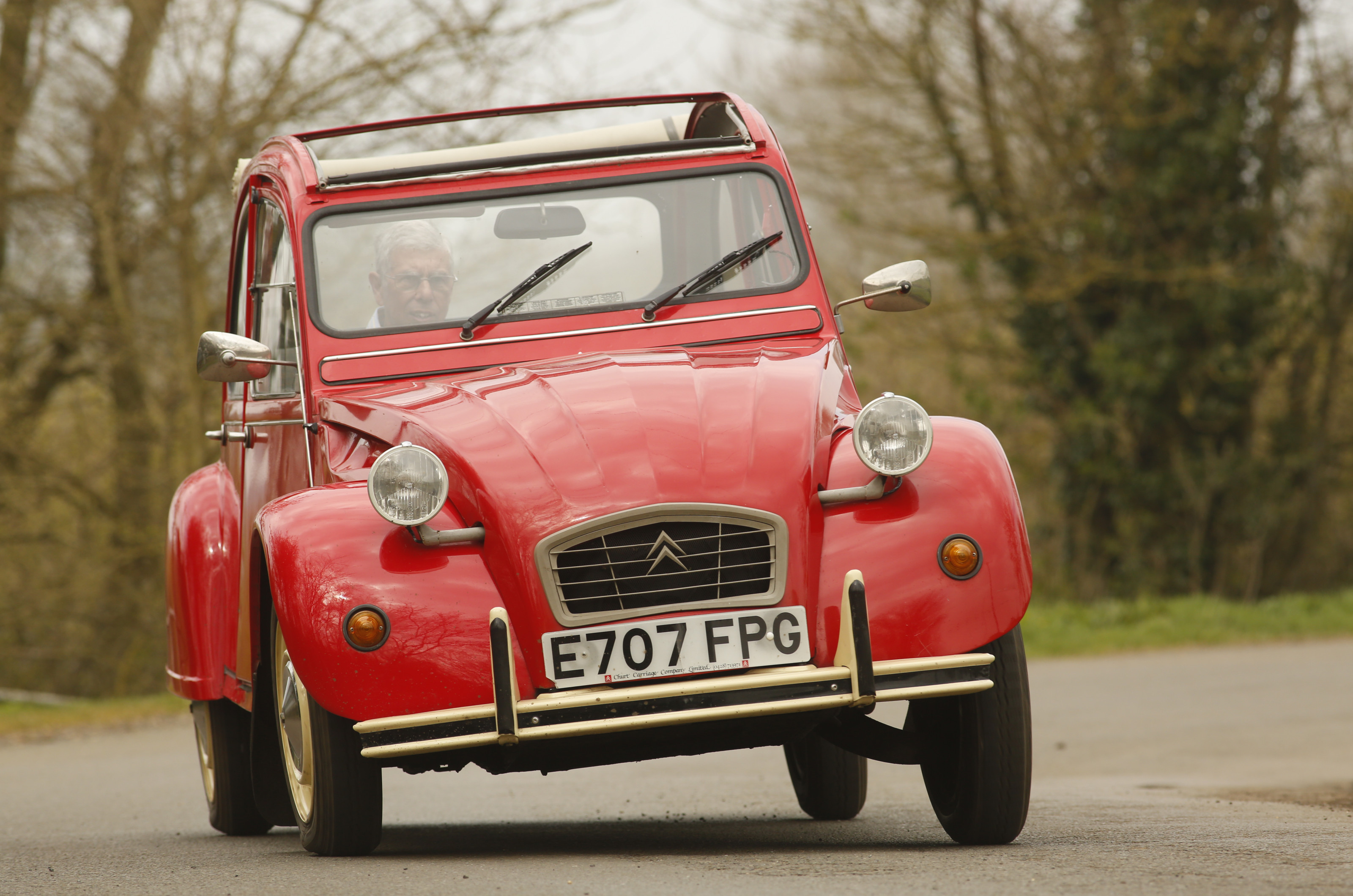 Citroen 2CV tornerà come city car retrò per battere la Renault 5