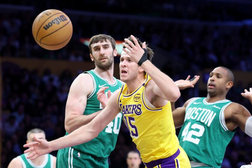 Lakers play their best basketball of the season in dominant win over ...