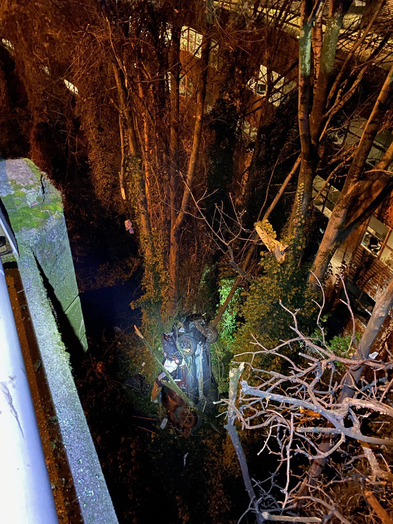 Driver arrested for DUI after 40-foot fall from I-5 ramp in Seattle