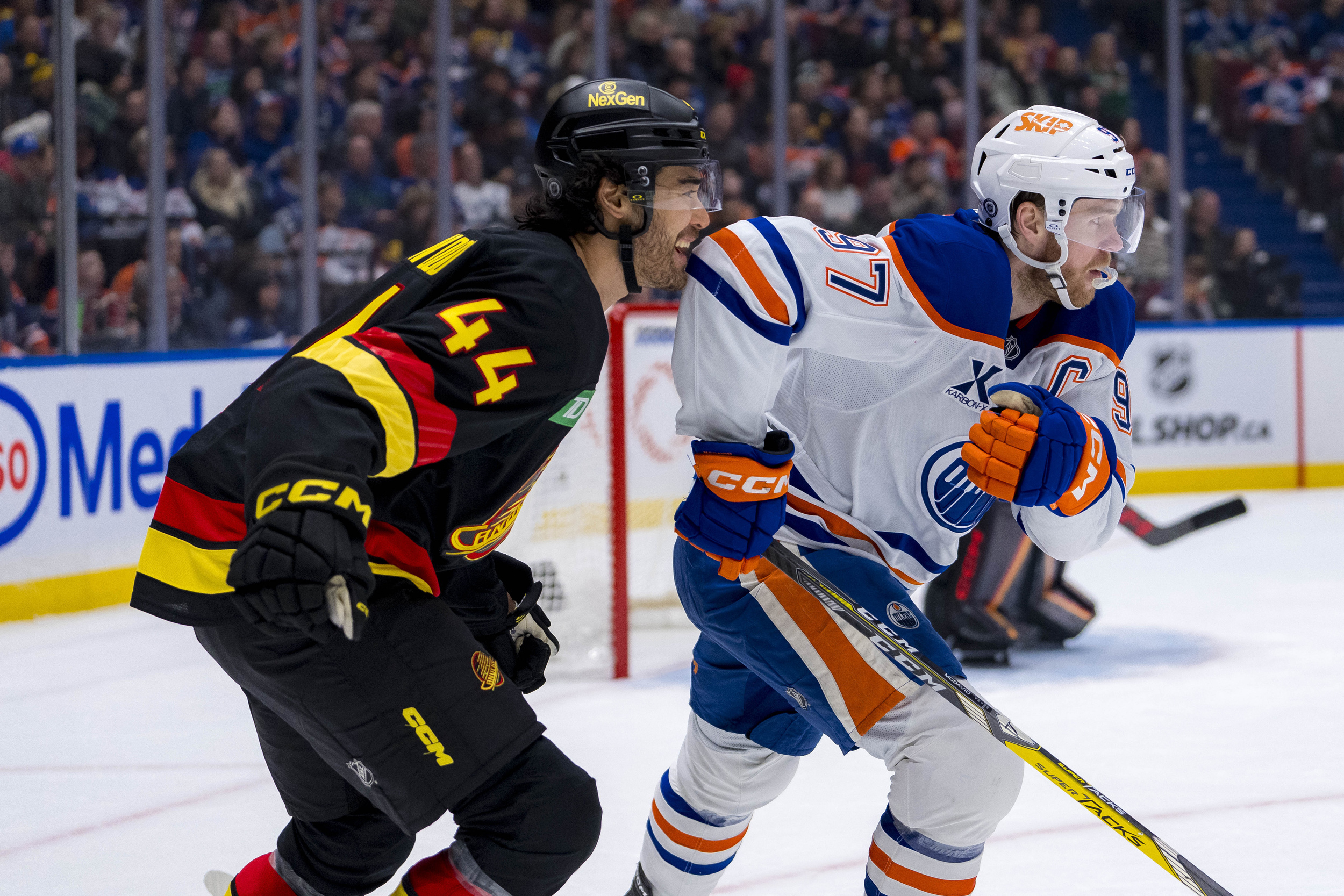 Canucks’ Kiefer Sherwood leaves game for undisclosed reasons