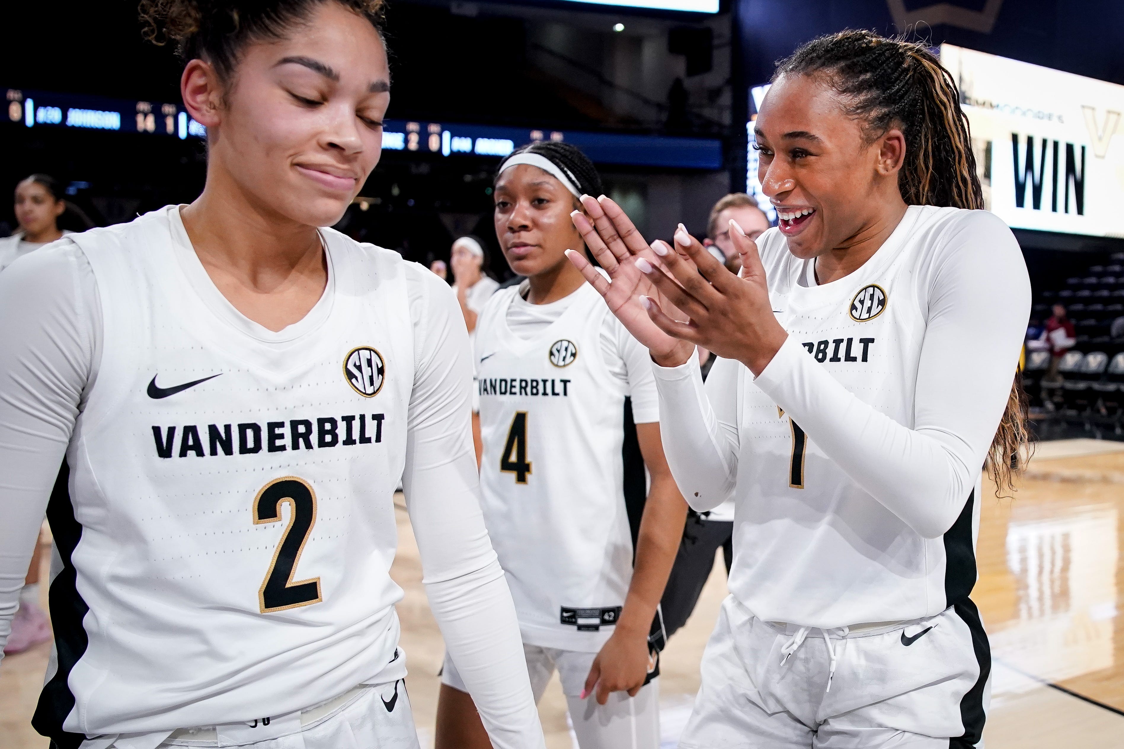 Vanderbilt women's basketball remains ranked in AP top 25, men drop out ...