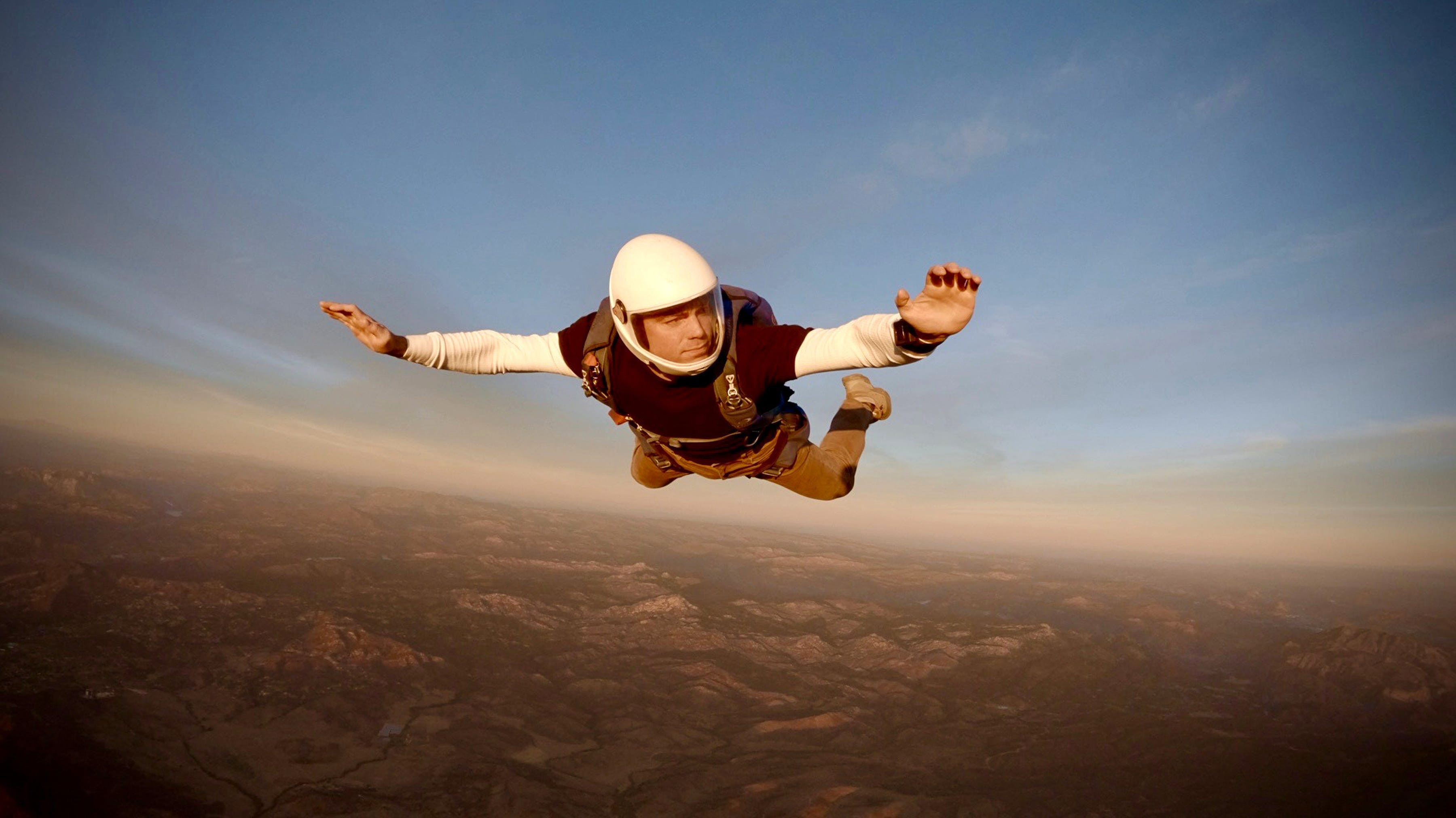 'Night Agent' Gabriel Basso on joys of skydiving from a blimp, spying ...