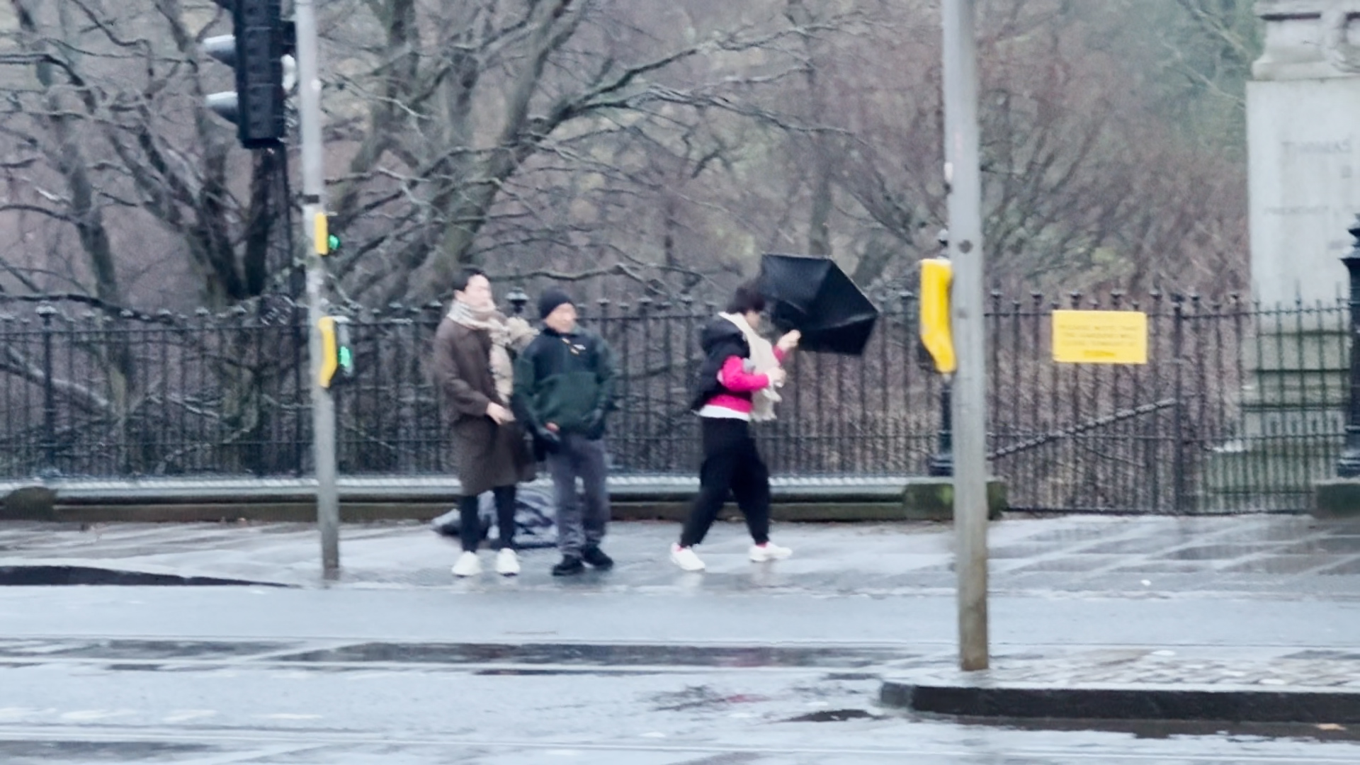 Storm Eowyn hits Edinburgh City Centre causing blustery winds
