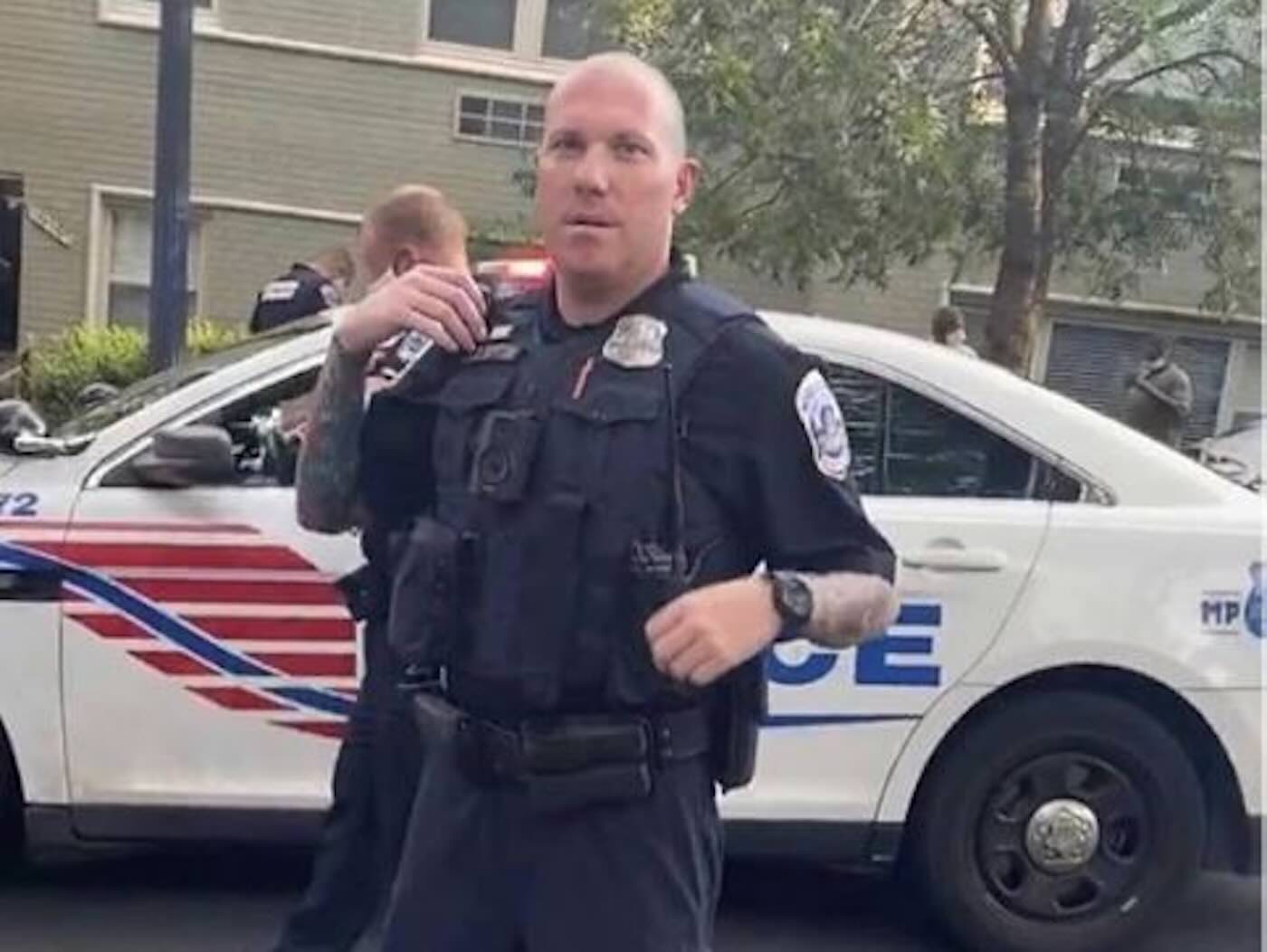 Trump concede la grazia al poliziotto Terence Sutton e un collega. Il ...