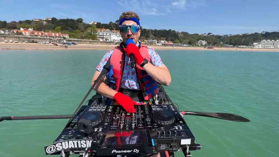 Paddle Boarding DJ Set: Music on the Water