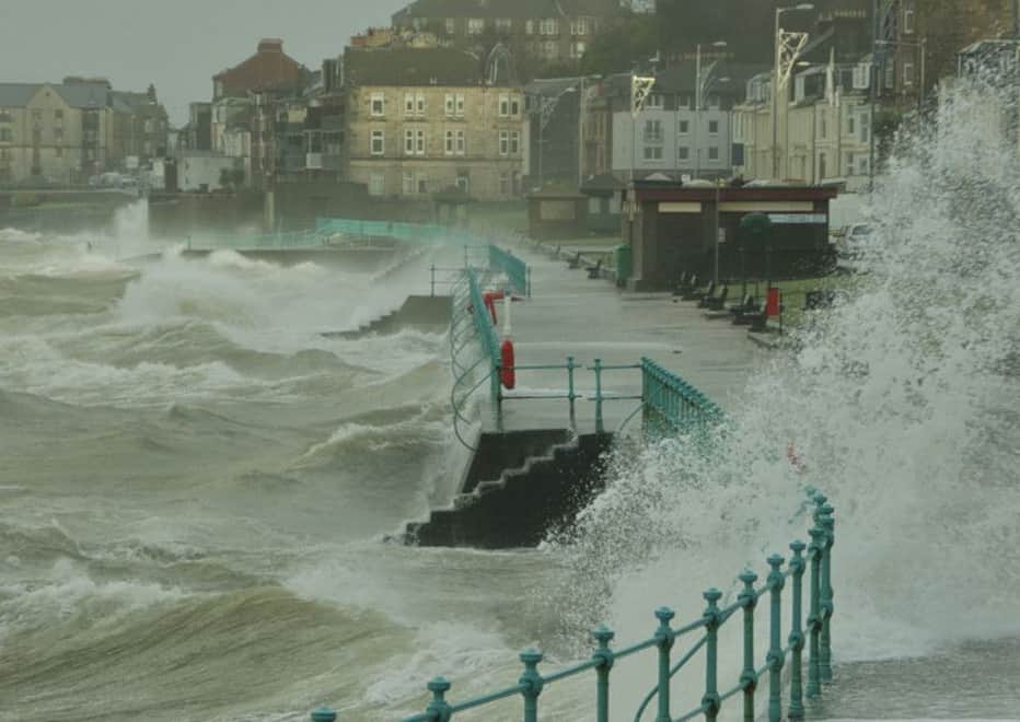 Storm Éowyn: When did Edinburgh and Glasgow last have red weather ...