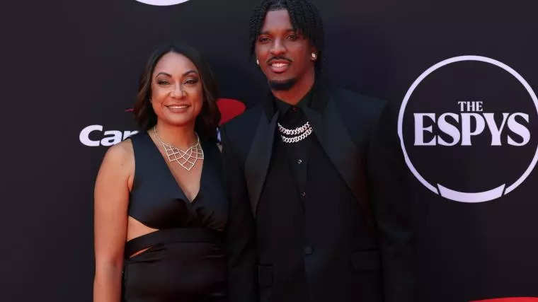 "Thank god he got a mama like me": Jayden Daniels’ Protective Mom Once ...