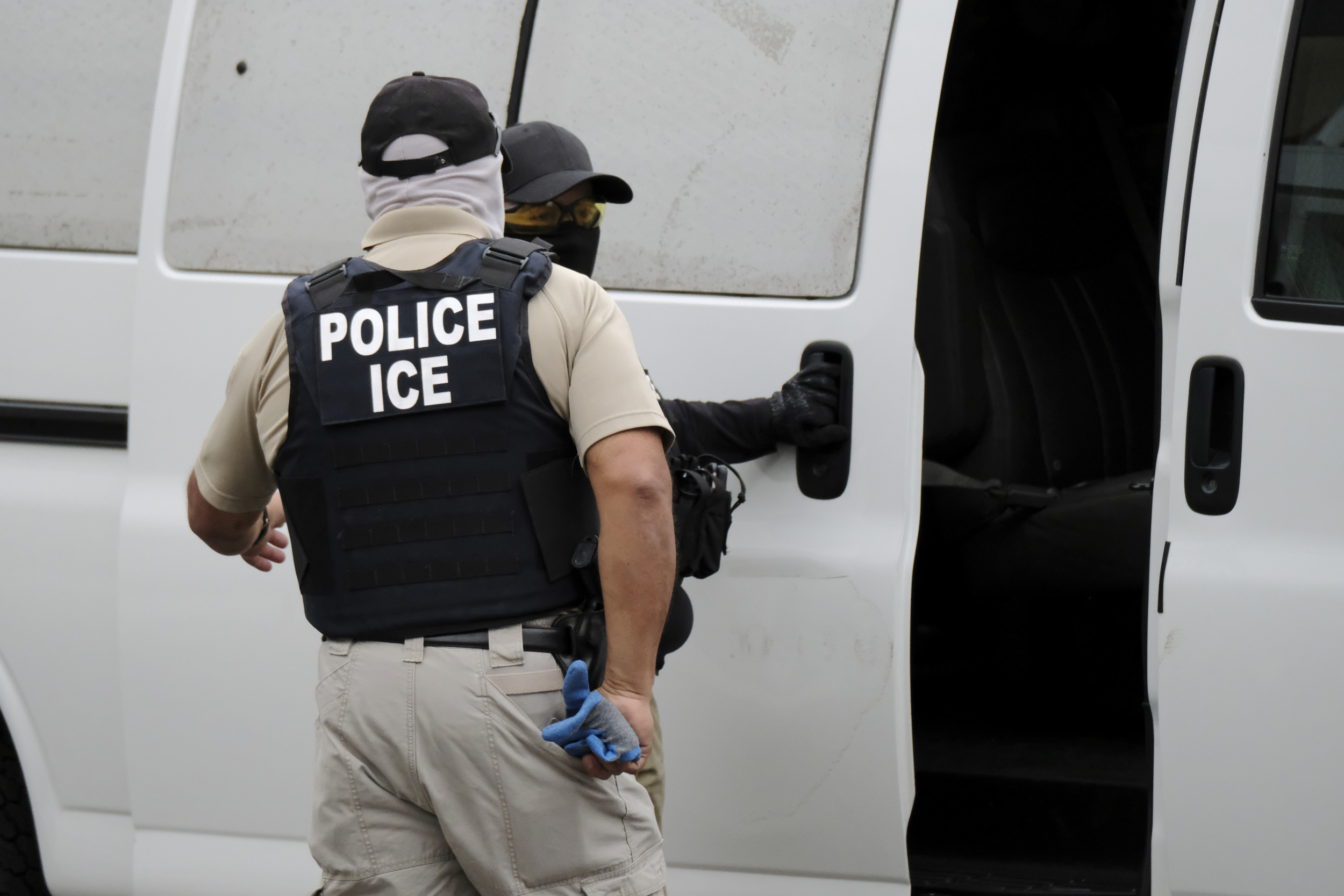 ICE Detains US Military Veteran Without Warrant