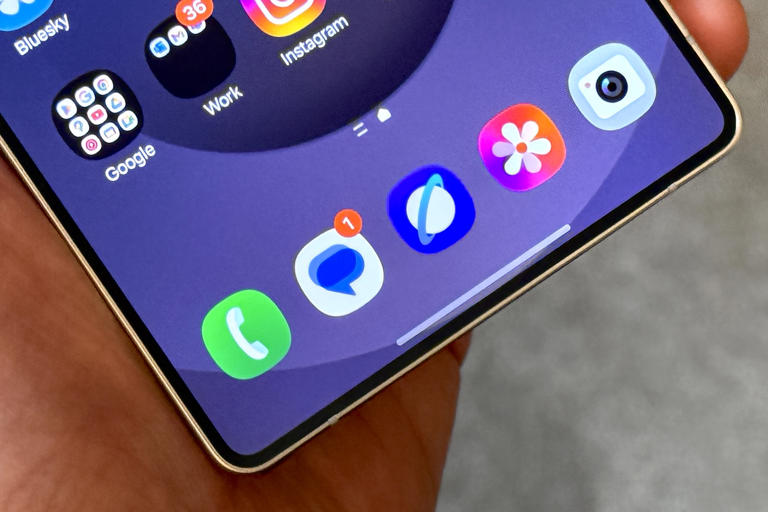 A familiar Samsung app has been replaced on the Galaxy S25